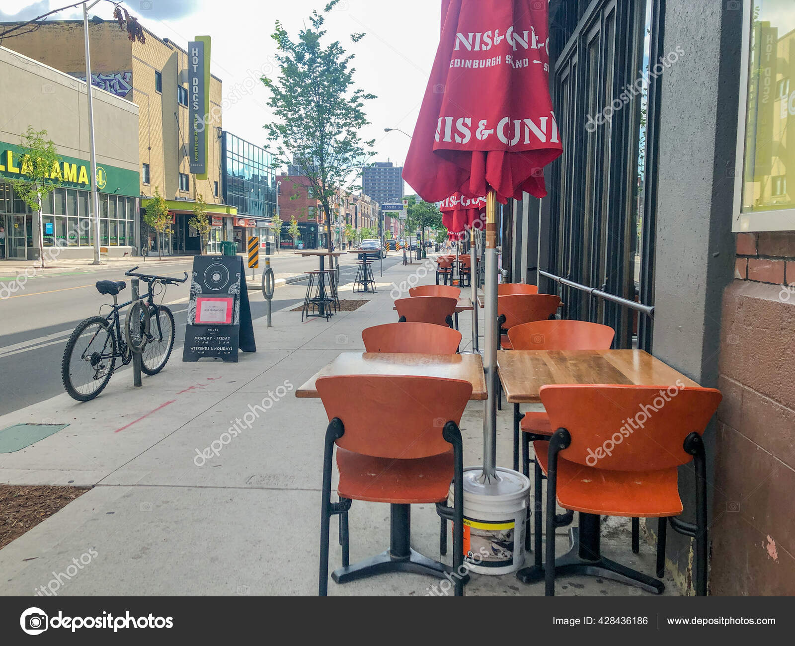 Restaurants Toronto Can Set Tables Street Due Dining Restrictions Covid ...