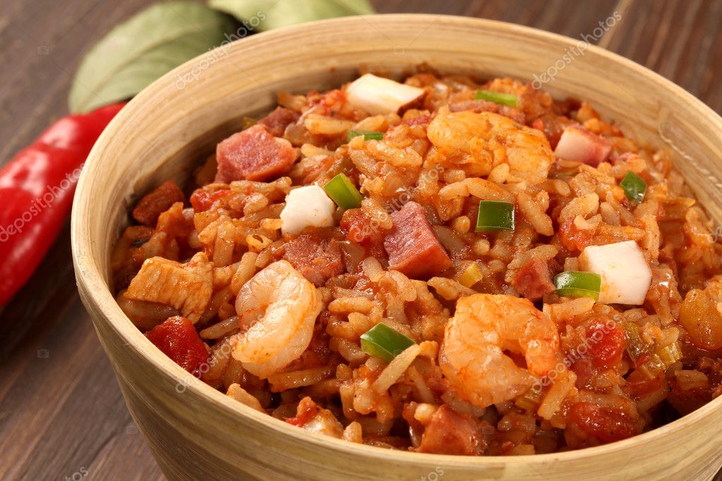 Jambalaya criolla - Arroz cocido con camarones, salchicha ahumada y t 2022