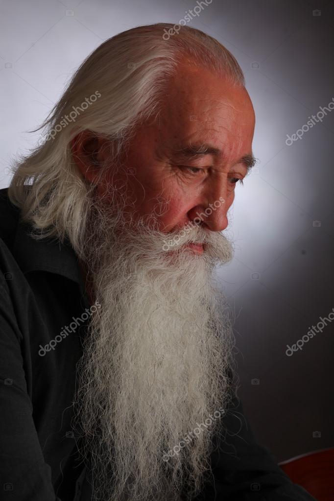 Portret van een wijze oude man — Stockfoto © successchizhova #64751853