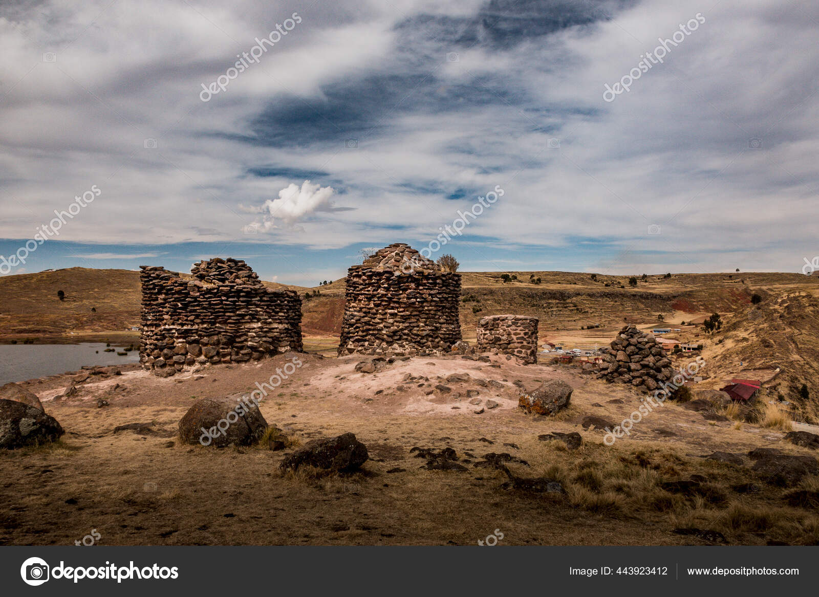 Sillustani Burial Complex You Can See Series Impressive Tombs Belonging ...