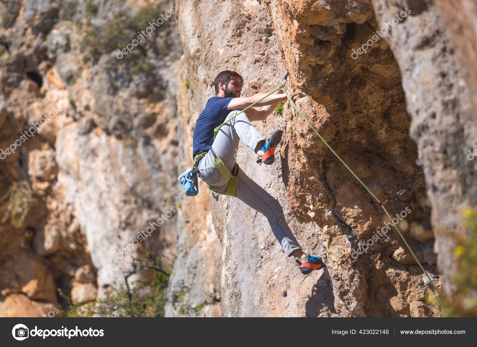 Strong Man Climbs Cliff Climber Overcomes Difficult Climbing Route ...