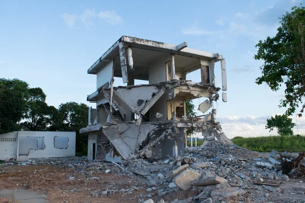 Collapsed House buildings — Stock Photo © artpienpiset #81525222