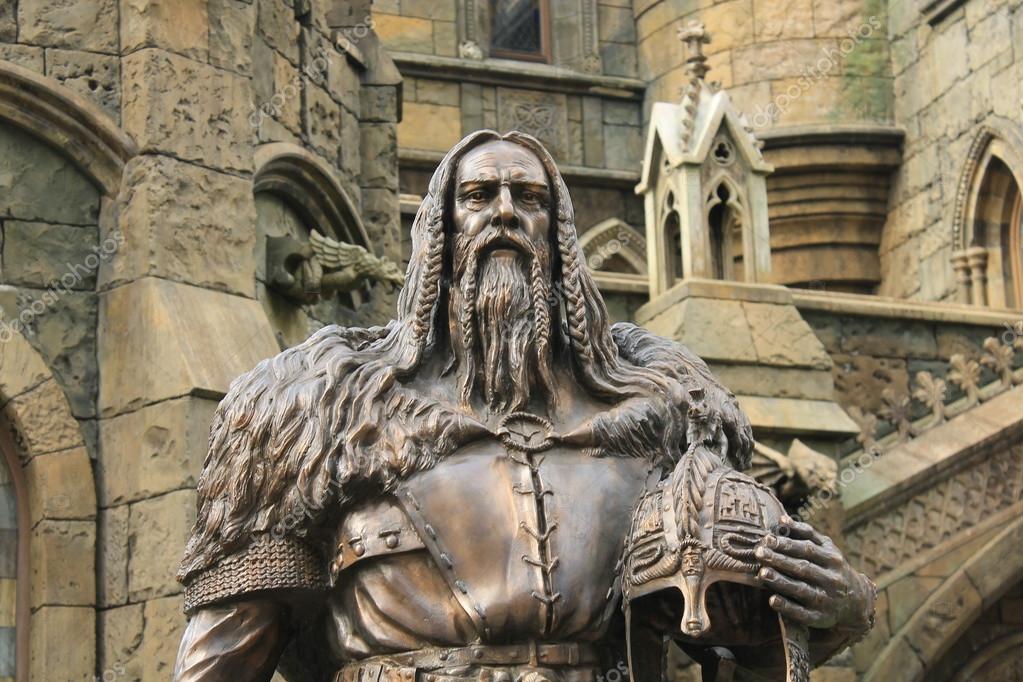 The statue of Beowulf, the Guard of the castle Garibald — Stock Photo ...