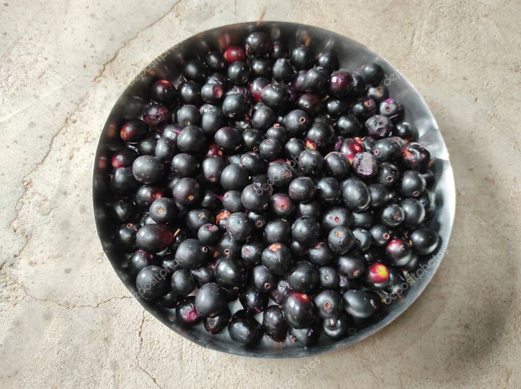 Jubun y Jamun (frutas de Jambolan) son frutas de temporada de monzones ...