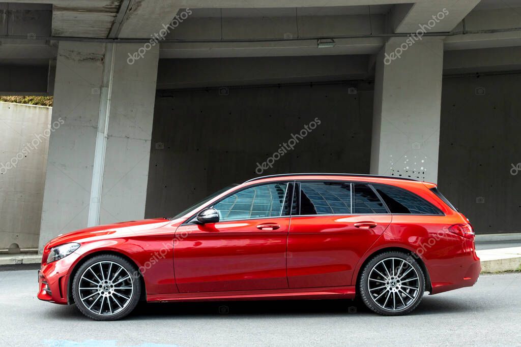 Mercedes-Benz C-Class es una línea de coches ejecutivos compactos ...