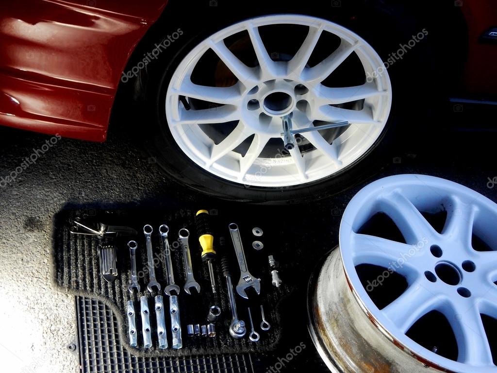 Set of tools for the car wheels mounting — Stock Photo © AnyVidStudio ...