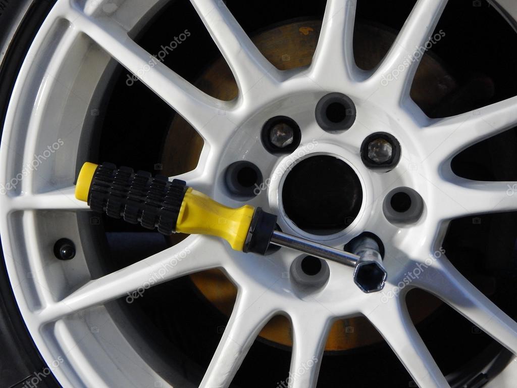 Set of tools for the car wheels mounting — Stock Photo © AnyVidStudio ...