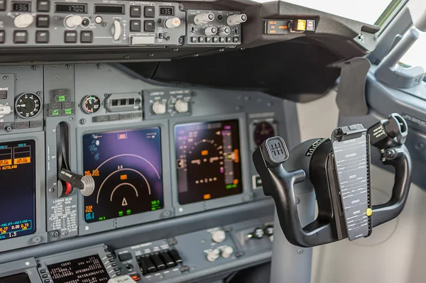 Aircraft dashboard. View inside the pilot's cabin — Stock Photo ...