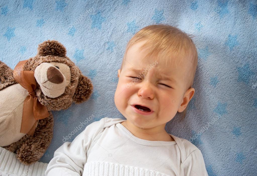 Bebé de un año llorando — Foto de stock © candy18 #87078944