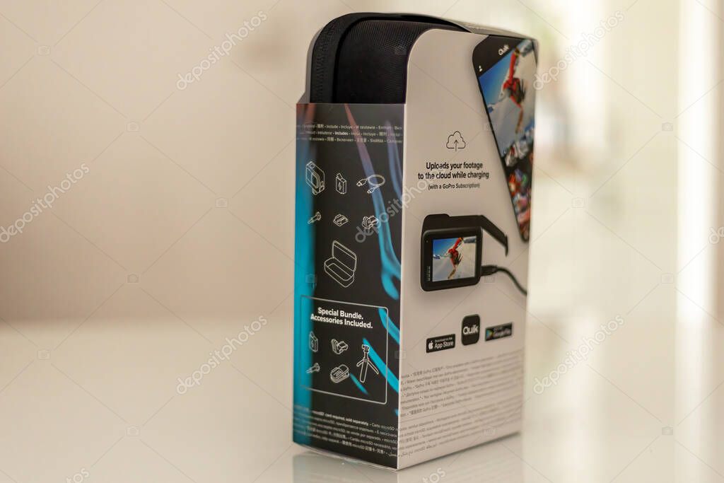 Fr ncfort, Alemania - 20 de septiembre de 2021: Un fot grafo alem n compr la nueva c mara de ...