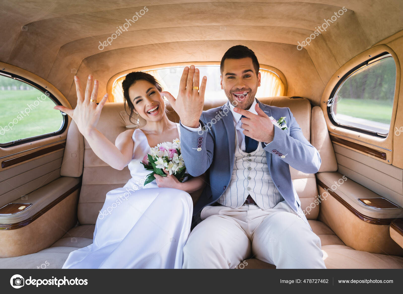 Cheerful Groom Pointing Ring Finger Bride Retro Auto — Stock Photo ...