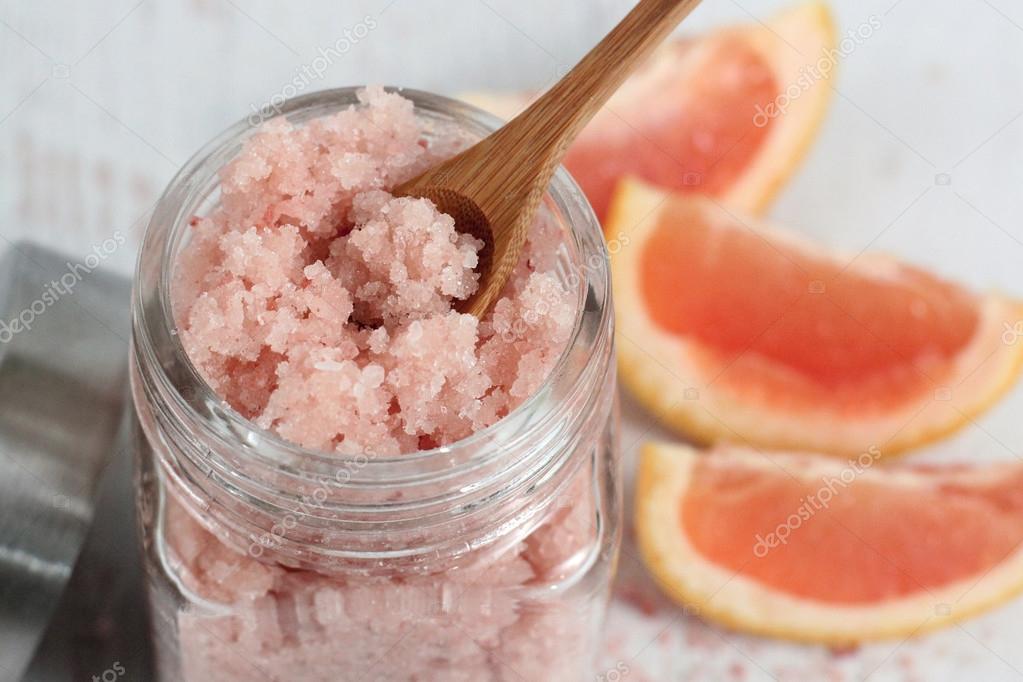 Spa salt scrub Stock Photo by ©jekins@shaw.ca 68716565