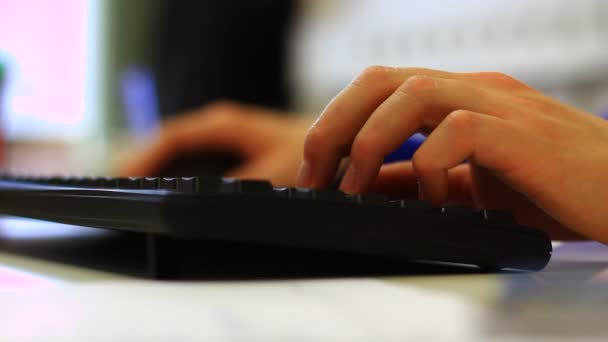 84,413 Person typing Videos, Royalty-free Stock Person typing Footage ...