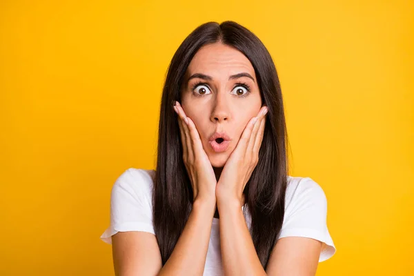 Photo Portrait Of Amazed Business Woman Taking Off Glasses Staring