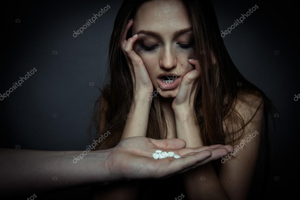 Sorrowed young girl going to use a drug , close up photo — Stock Photo ...