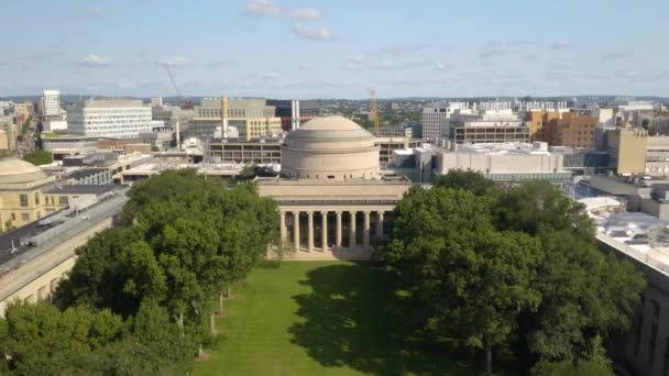 Mit的大圆顶 Killian Court在美丽的夏日 —— 库存视频 © BlackBoxGuild #506825970