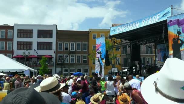 Multidão Chevron Stage French Quarter Fest New Orleans — Vídeo ...