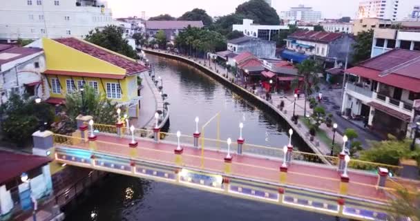 Drone Footage Melaka River Bridge — Vídeo © BlackBoxGuild #595783424