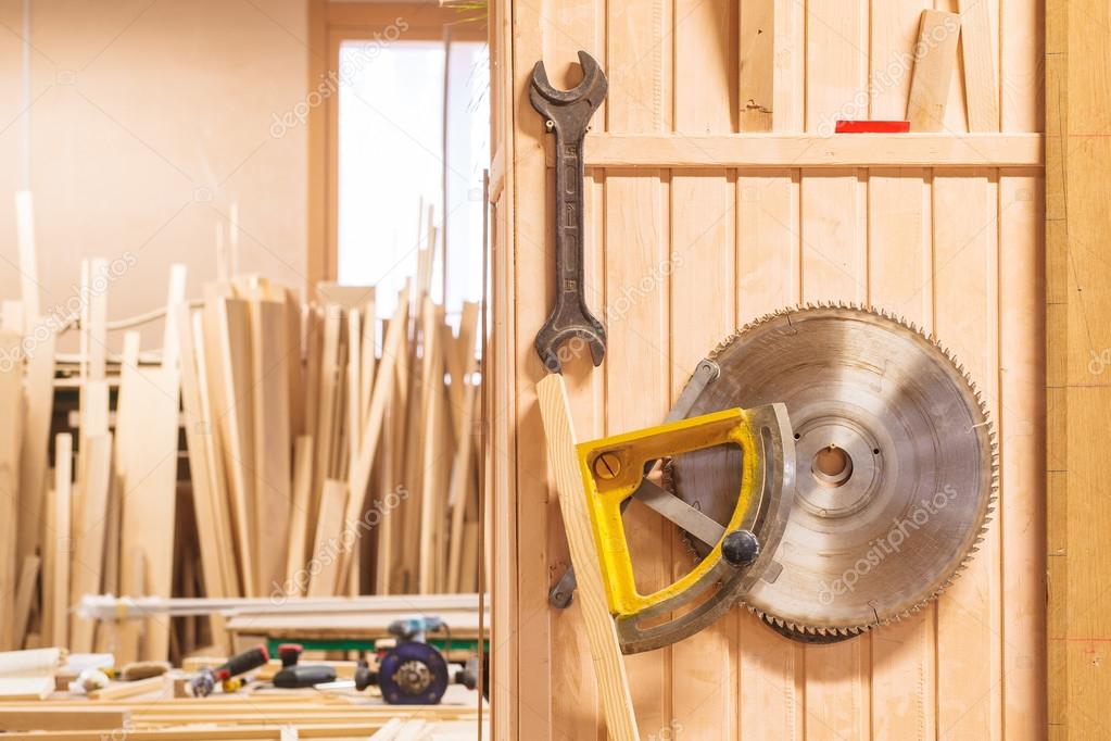 Carpintería carpintería madera — Foto de stock #100359802 © lobodaphoto