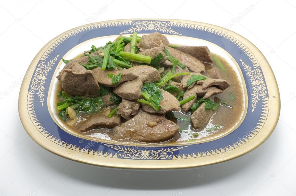 Revuelve el hígado de cerdo frito con apio 2023