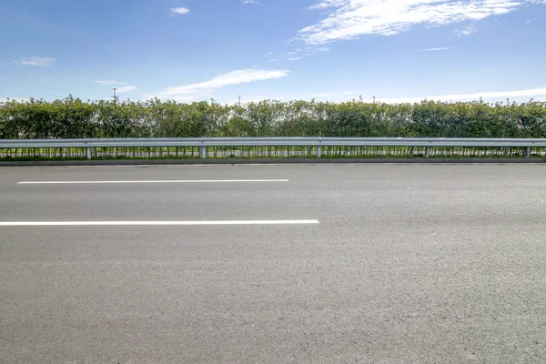 Motorway concrete barrier stok fotoğraflar | Motorway concrete barrier ...