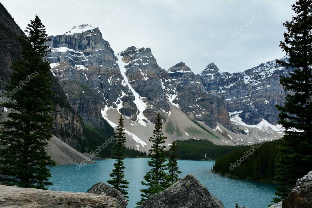 Moraine Lake Banff National Park — Stock Photo © bornin54 #93585230