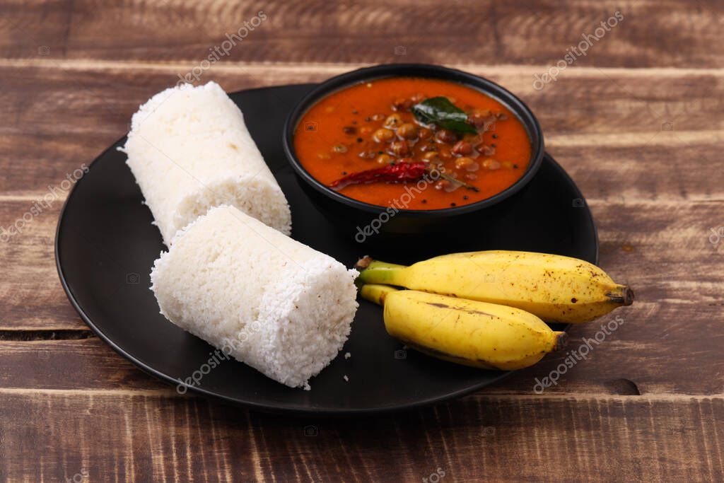 Puttu, Puttu arroz crudo, Arisi Maavu Puttu con chana o curry kadala ...
