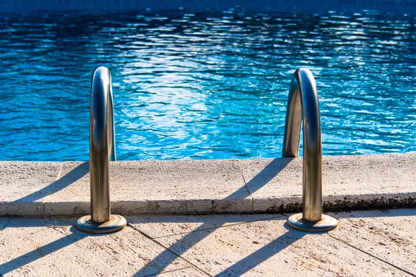 Fotos de Señales de piscina, Imagens de Señales de piscina sem ...