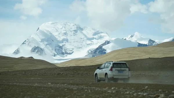 Everest tracking Stock Photos, Royalty Free Everest tracking Images ...