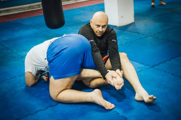 Barra de tobillo fotos de stock, imágenes de Barra de tobillo sin royalties | Depositphotos