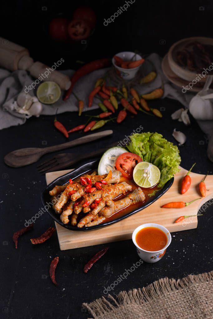 Ponorogo, Java Oriental, Indonesia en Abril 3, 2021. La comida tipo ...