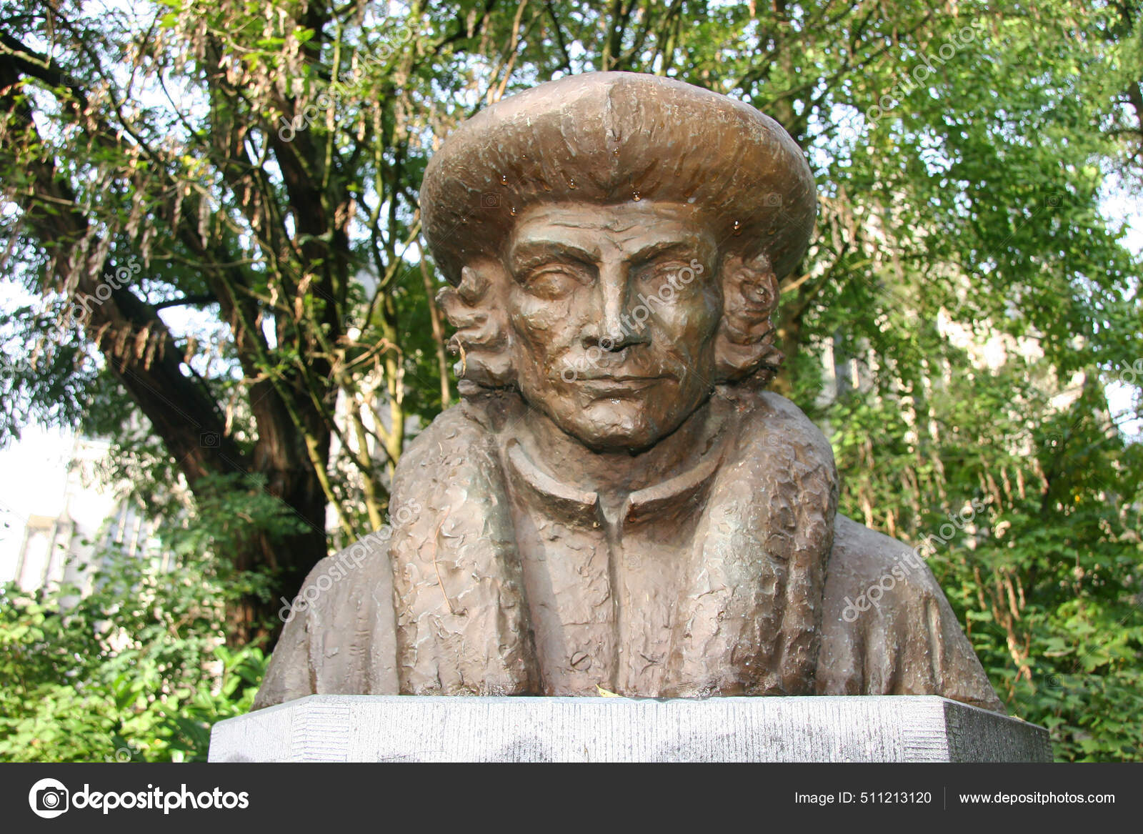 Desiderius Erasmus Statue