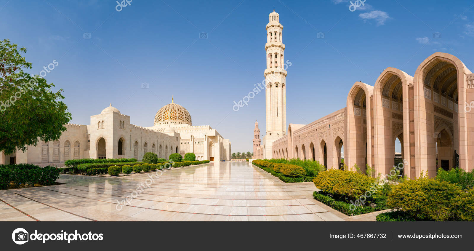 Muscat Oman 2018 Courtyard Sultan Qaboos Grand Mosque Marble Floor ...