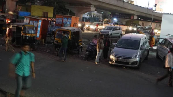 Hevmor mobile bhatar road images libres de droit, photos de Hevmor ...