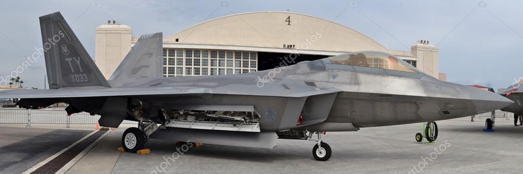 F 22 plane Stock Photos, Royalty Free F 22 plane Images | Depositphotos®