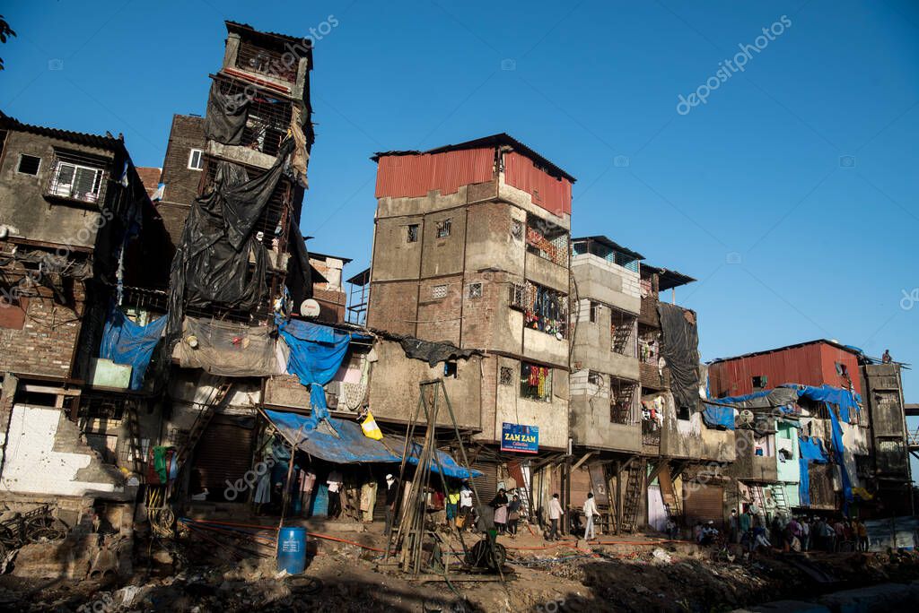 MUMBAI / INDIA - 6 de mayo de 2020: Vista general del edificio de ...