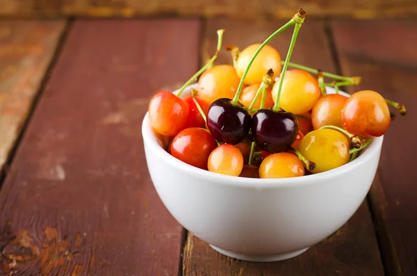 Cerises jaunes images libres de droit, photos de Cerises jaunes ...