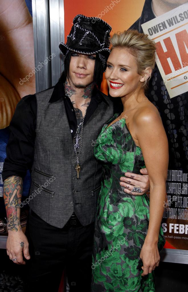 Nicky Whelan Hall Pass