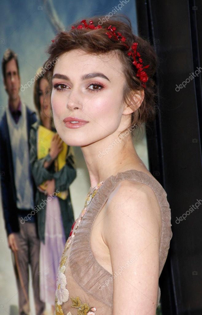 Elle Whitfield's Instagram, Twitter & Facebook on IDCrawl