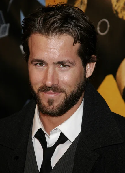 Actor Ryan Reynolds – Stock Editorial Photo © PopularImages #122431792