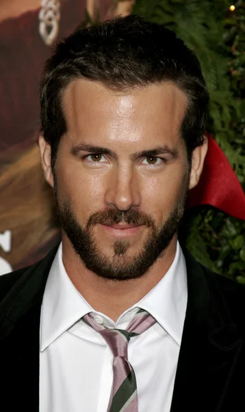 Actor Ryan Reynolds – Stock Editorial Photo © PopularImages #122435570