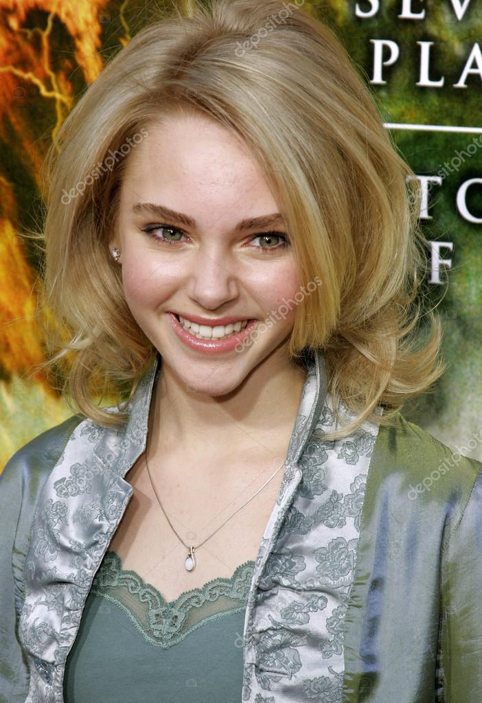 Annasophia Robb Photoshoot