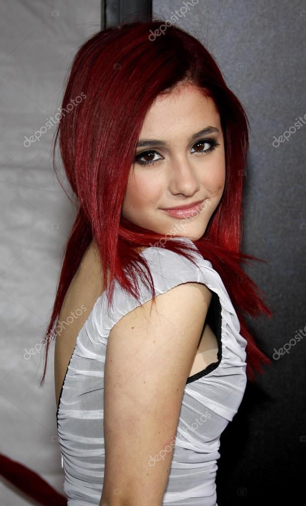 Singer Ariana Grande — Stock Editorial Photo © PopularImages #81093986