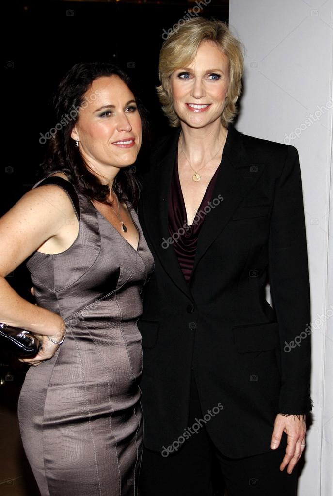 Lara Embry E Jane Lynch LOS ANGELES, AUG 14 Lara Embry Jane Lynch