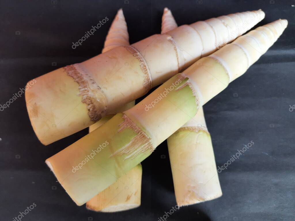 Brotes de bambú. Los brotes de bambú son los brotes comestibles de ...