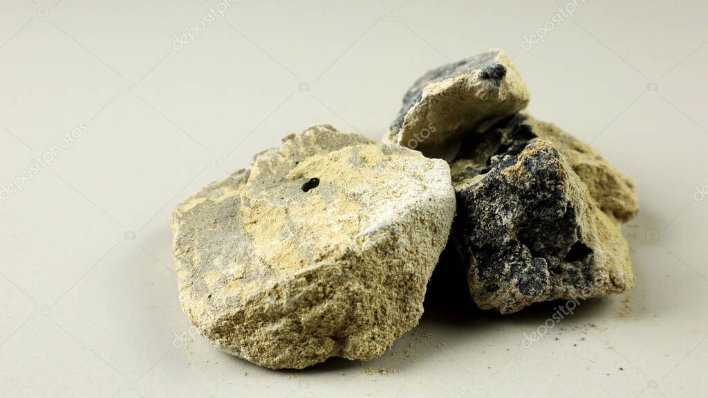 El carburo de calcio o carburo es un compuesto químico con la fórmula ...