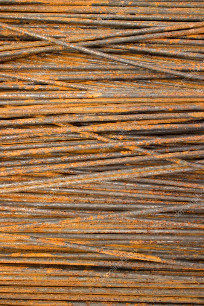 MCU vertical de barras de acero semioxidadas finas apiladas en posición ...