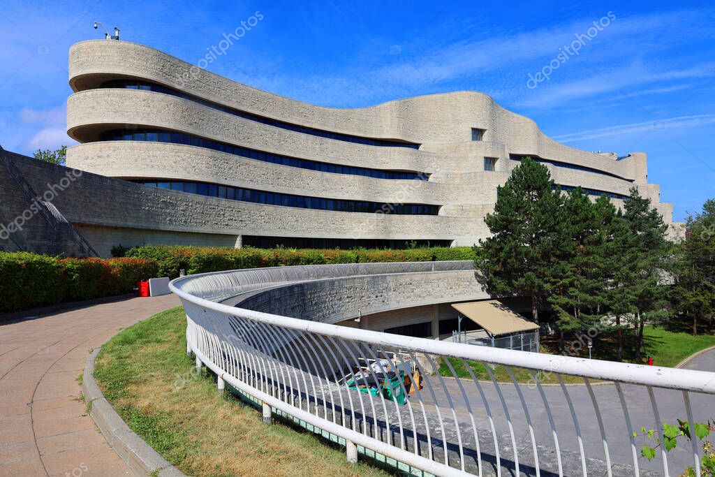 GATINEAU (HULL) QUEBEC CANADA - 08 21 2021: Museo Canadiense de ...