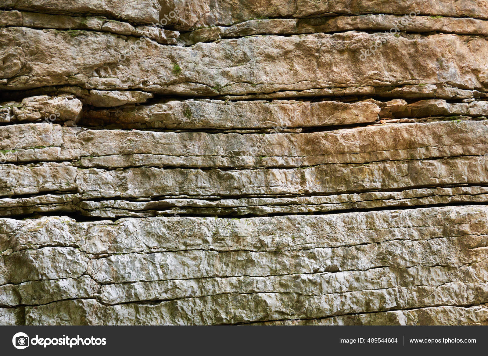 Capas De Roca Sedimentaria Folded, Crumpled, Layers Of Sedimentary