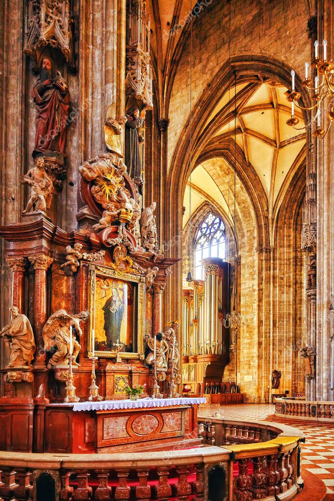 Interior Catedral de San Esteban (Stephansdom) la iglesia madre de la ...